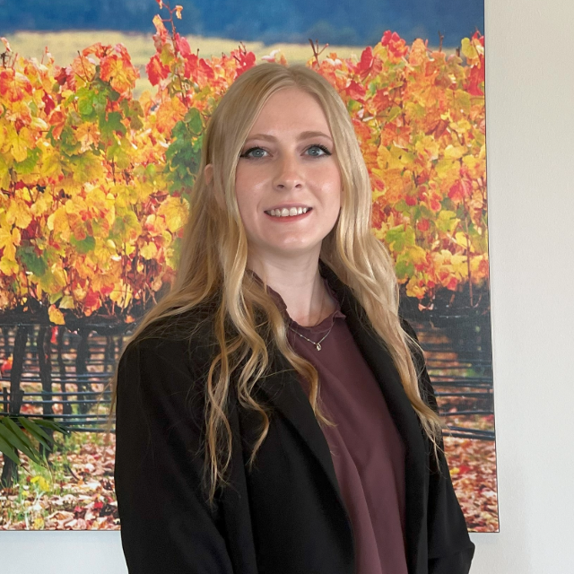 Associates | , Fort Wayne IN | Wells Fargo Advisors